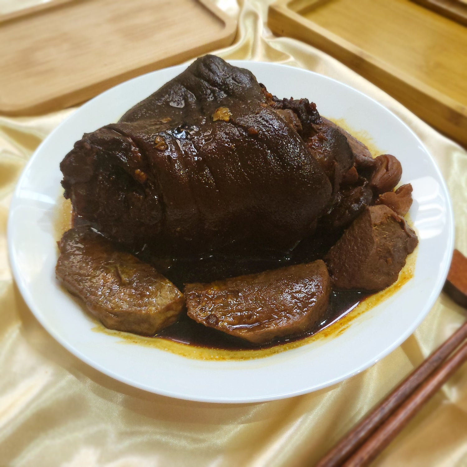 Traditional Braised Pork Knuckle (800g) 猪脚 | Fragrance Singapore